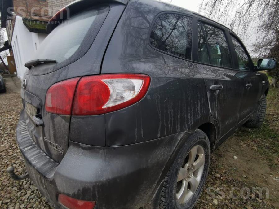 Pelēks Hyundai Santa Fe 2007 Bauska, ar dzinēja tilpumu 2.20 L un nobraukumu 271 tūkst. km par 1600 €, foto 4 vietnē AUTOMOTO.COM.LV