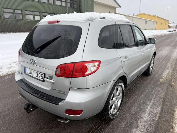 Grey Hyundai Santa Fe 2007 in Vilnius, with an engine capacity of 2.19 L and mileage of 378 thousand km for 1950 €, photo 5 on AUTOMOTO.COM.LV