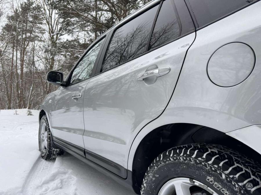 Grey Hyundai Santa Fe 2007 in Utena, with an engine capacity of 2.19 L and mileage of 215 thousand km for 4200 €, photo 16 on AUTOMOTO.COM.LV