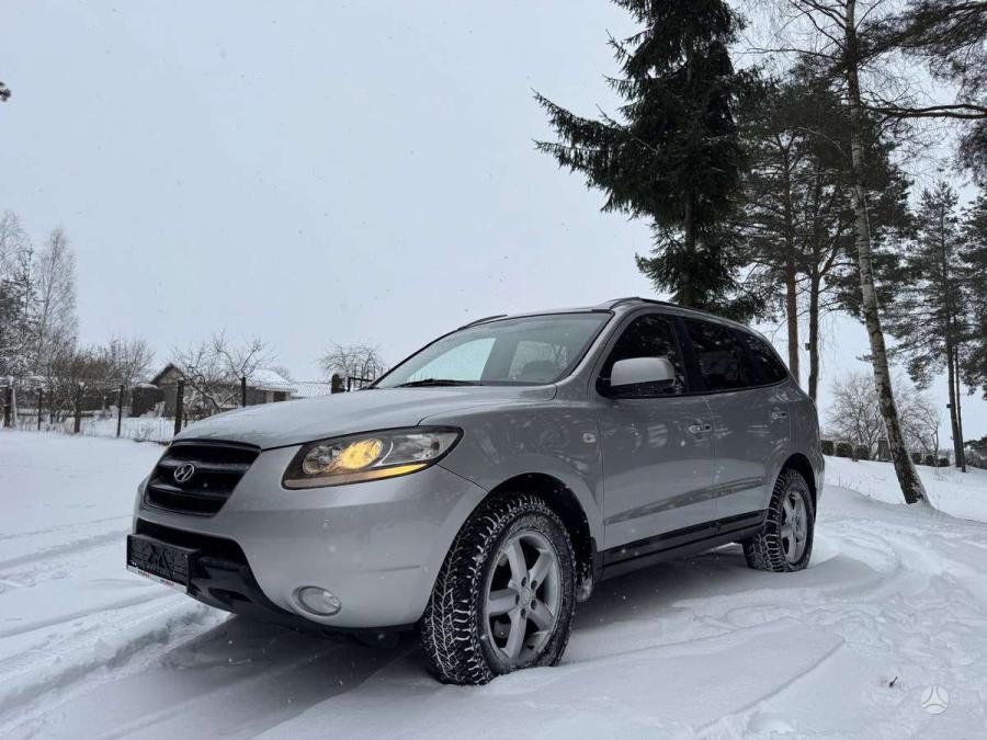 Grey Hyundai Santa Fe 2007 in Utena, with an engine capacity of 2.19 L and mileage of 215 thousand km for 4200 €, photo 24 on AUTOMOTO.COM.LV
