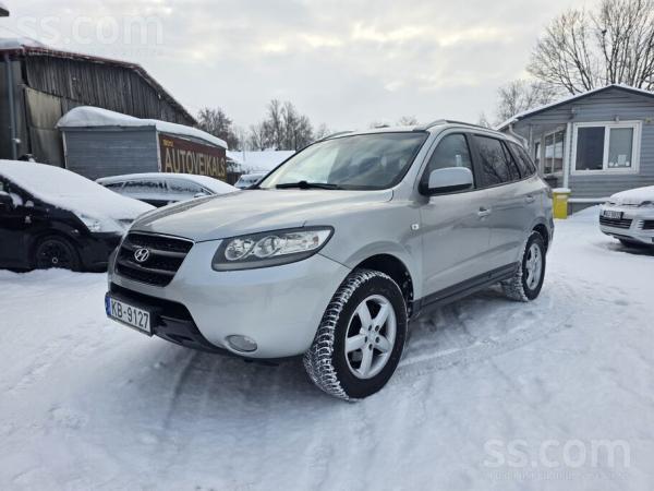 Grey Hyundai Santa Fe 2007 in Rezekne, with an engine capacity of 2.20 L and mileage of 0 thousand km for 4290 €, photo 3 on AUTOMOTO.COM.LV