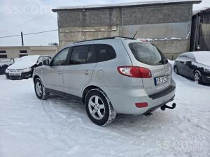 Grey Hyundai Santa Fe 2007 in Rezekne, with an engine capacity of 2.20 L and mileage of 0 thousand km for 4290 €, photo 6 on AUTOMOTO.COM.LV