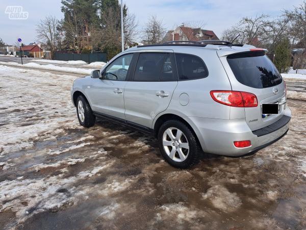 Grey Hyundai Santa Fe 2007 in Vilnius, with an engine capacity of 2.20 L and mileage of 282 thousand km for 3400 €, photo 6 on AUTOMOTO.COM.LV