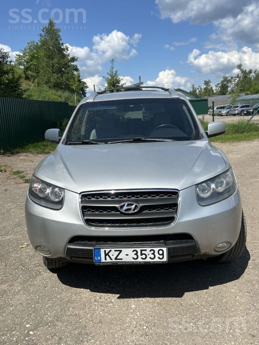Pelēks Hyundai Santa Fe 2007 Daugavpils, ar dzinēja tilpumu 2.20 L un nobraukumu 323 tūkst. km par 3600 €, foto 1 vietnē AUTOMOTO.COM.LV