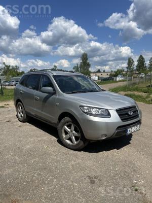 Pelēks Hyundai Santa Fe 2007 Daugavpils, ar dzinēja tilpumu 2.20 L un nobraukumu 323 tūkst. km par 3600 €, foto 3 vietnē AUTOMOTO.COM.LV