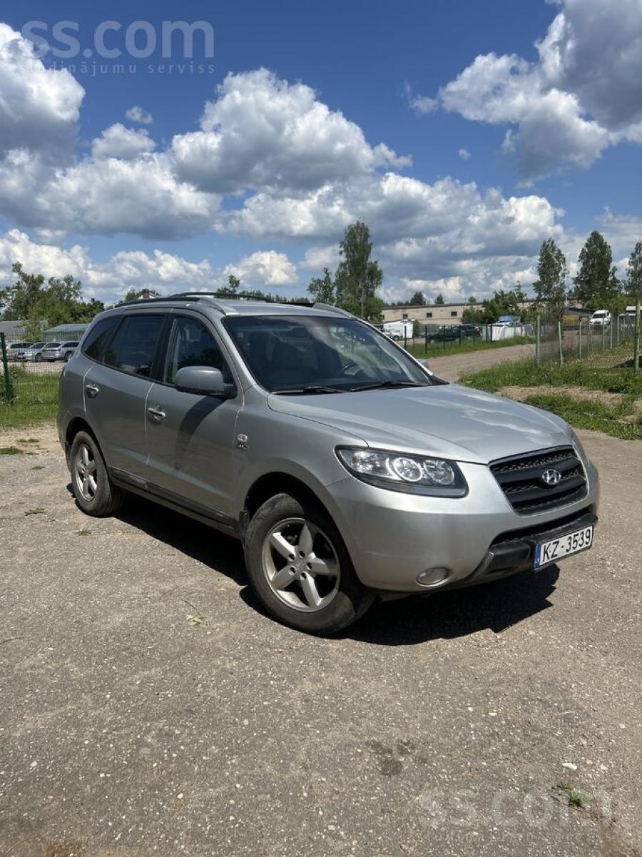Pelēks Hyundai Santa Fe 2007 Daugavpils, ar dzinēja tilpumu 2.20 L un nobraukumu 323 tūkst. km par 3600 €, foto 3 vietnē AUTOMOTO.COM.LV