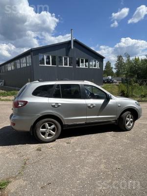 Pelēks Hyundai Santa Fe 2007 Daugavpils, ar dzinēja tilpumu 2.20 L un nobraukumu 323 tūkst. km par 3600 €, foto 4 vietnē AUTOMOTO.COM.LV