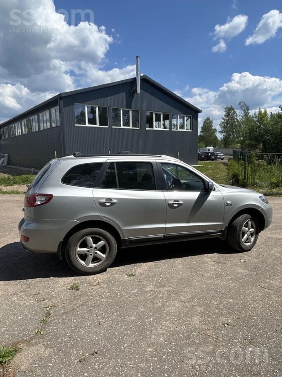 Pelēks Hyundai Santa Fe 2007 Daugavpils, ar dzinēja tilpumu 2.20 L un nobraukumu 323 tūkst. km par 3600 €, foto 4 vietnē AUTOMOTO.COM.LV