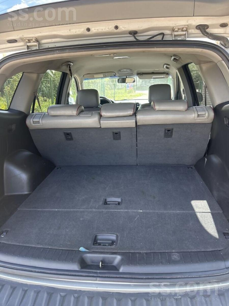 Pelēks Hyundai Santa Fe 2007 Daugavpils, ar dzinēja tilpumu 2.20 L un nobraukumu 323 tūkst. km par 3600 €, foto 6 vietnē AUTOMOTO.COM.LV