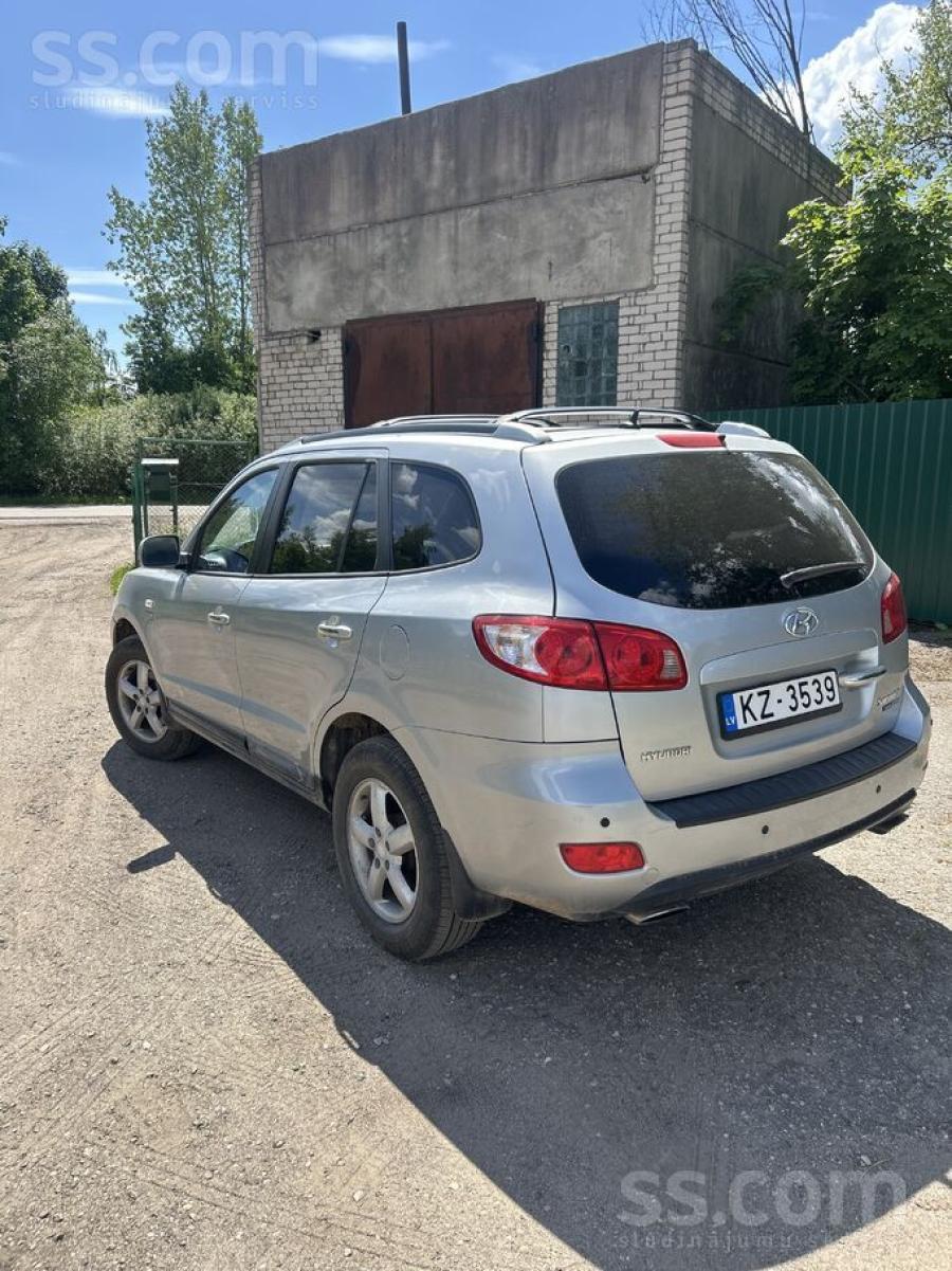 Pelēks Hyundai Santa Fe 2007 Daugavpils, ar dzinēja tilpumu 2.20 L un nobraukumu 323 tūkst. km par 3600 €, foto 8 vietnē AUTOMOTO.COM.LV