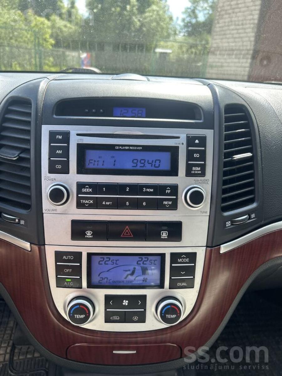 Pelēks Hyundai Santa Fe 2007 Daugavpils, ar dzinēja tilpumu 2.20 L un nobraukumu 323 tūkst. km par 3600 €, foto 10 vietnē AUTOMOTO.COM.LV