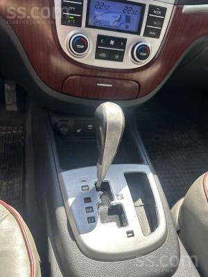 Pelēks Hyundai Santa Fe 2007 Daugavpils, ar dzinēja tilpumu 2.20 L un nobraukumu 323 tūkst. km par 3600 €, foto 11 vietnē AUTOMOTO.COM.LV