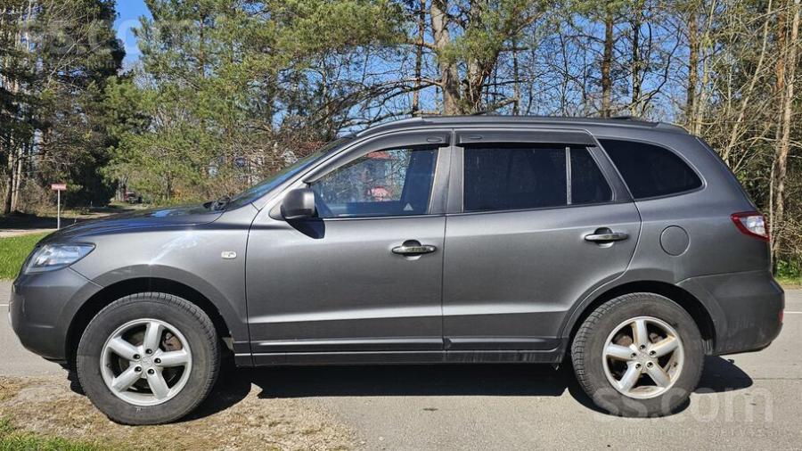 Pelēks Hyundai Santa Fe 2007 Rīga, ar dzinēja tilpumu 2.20 L un nobraukumu 295 tūkst. km par 3450 €, foto 1 vietnē AUTOMOTO.COM.LV