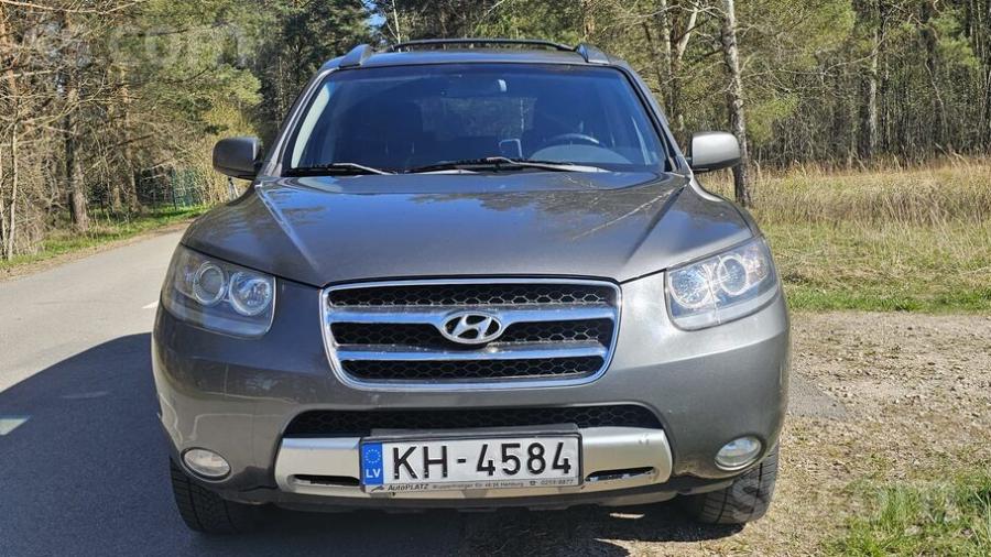 Pelēks Hyundai Santa Fe 2007 Rīga, ar dzinēja tilpumu 2.20 L un nobraukumu 295 tūkst. km par 3450 €, foto 4 vietnē AUTOMOTO.COM.LV