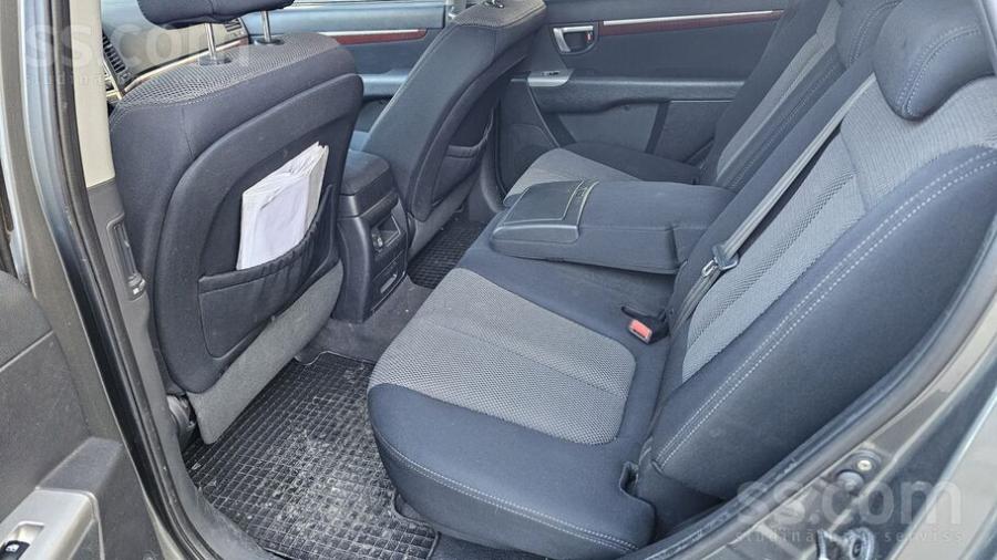 Pelēks Hyundai Santa Fe 2007 Rīga, ar dzinēja tilpumu 2.20 L un nobraukumu 295 tūkst. km par 3450 €, foto 9 vietnē AUTOMOTO.COM.LV