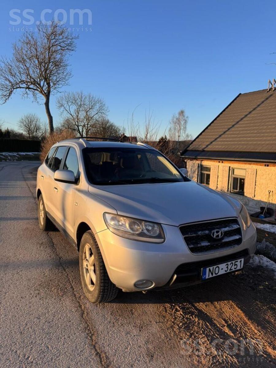 Pelēks Hyundai Santa Fe 2007 Rīga, ar dzinēja tilpumu 2.20 L un nobraukumu 251 tūkst. km par 3000 €, foto 1 vietnē AUTOMOTO.COM.LV