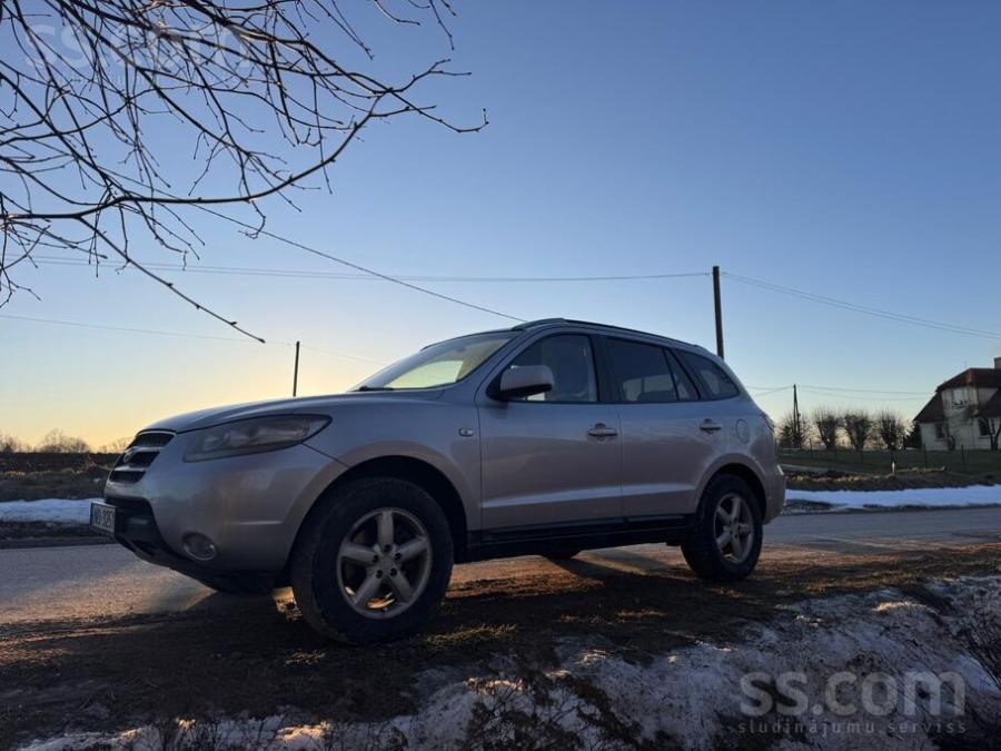 Pelēks Hyundai Santa Fe 2007 Rīga, ar dzinēja tilpumu 2.20 L un nobraukumu 251 tūkst. km par 3000 €, foto 3 vietnē AUTOMOTO.COM.LV