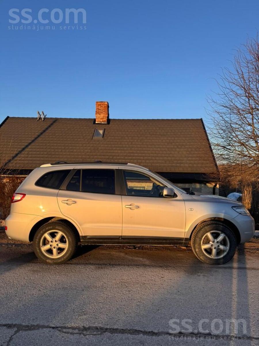 Pelēks Hyundai Santa Fe 2007 Rīga, ar dzinēja tilpumu 2.20 L un nobraukumu 251 tūkst. km par 3000 €, foto 6 vietnē AUTOMOTO.COM.LV