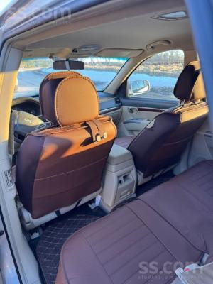 Pelēks Hyundai Santa Fe 2007 Rīga, ar dzinēja tilpumu 2.20 L un nobraukumu 251 tūkst. km par 3000 €, foto 7 vietnē AUTOMOTO.COM.LV
