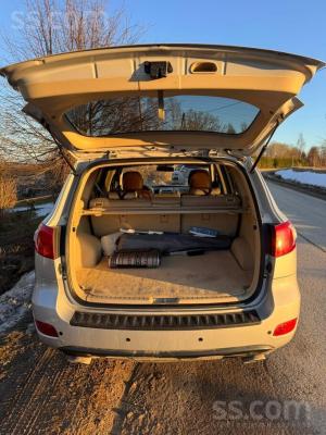 Pelēks Hyundai Santa Fe 2007 Rīga, ar dzinēja tilpumu 2.20 L un nobraukumu 251 tūkst. km par 3000 €, foto 9 vietnē AUTOMOTO.COM.LV