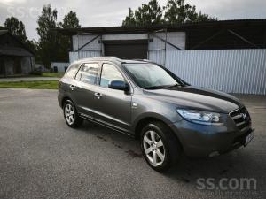 Grey Hyundai Santa Fe 2007 in Preili, with an engine capacity of 2.20 L and mileage of 315 thousand km for 3500 €, photo  on AUTOMOTO.COM.LV