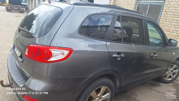 Grey Hyundai Santa Fe 2007 in Mazeikiai, with an engine capacity of 2.20 L and mileage of 226 thousand km for 2200 €, photo 7 on AUTOMOTO.COM.LV