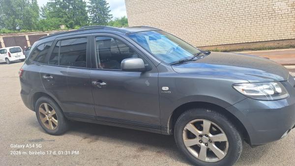 Grey Hyundai Santa Fe 2007 in Mazeikiai, with an engine capacity of 2.20 L and mileage of 226 thousand km for 2200 €, photo 9 on AUTOMOTO.COM.LV