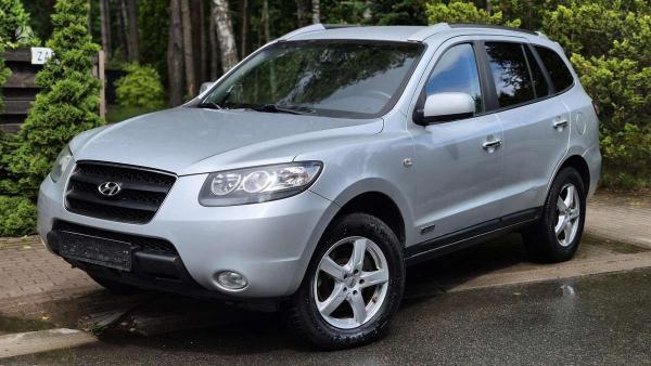 Pelēks Hyundai Santa Fe 2007 Viļņa, ar dzinēja tilpumu 2.20 L un nobraukumu 205 tūkst. km par 3500 €, foto 1 vietnē AUTOMOTO.COM.LV