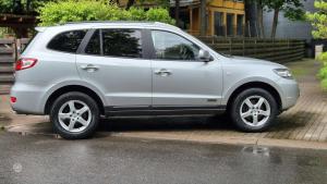 Grey Hyundai Santa Fe 2007 in Vilnius, with an engine capacity of 2.20 L and mileage of 205 thousand km for 3500 €, photo 5 on AUTOMOTO.COM.LV