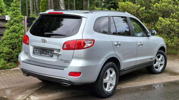 Grey Hyundai Santa Fe 2007 in Vilnius, with an engine capacity of 2.20 L and mileage of 205 thousand km for 3500 €, photo 5 on AUTOMOTO.COM.LV