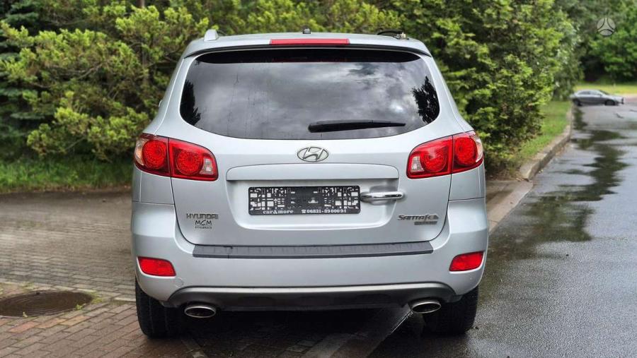 Grey Hyundai Santa Fe 2007 in Vilnius, with an engine capacity of 2.20 L and mileage of 205 thousand km for 3500 €, photo 7 on AUTOMOTO.COM.LV