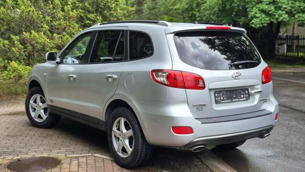 Grey Hyundai Santa Fe 2007 in Vilnius, with an engine capacity of 2.20 L and mileage of 205 thousand km for 3500 €, photo 7 on AUTOMOTO.COM.LV