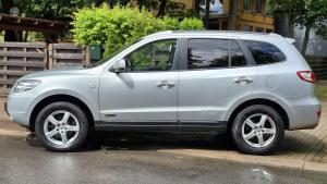 Grey Hyundai Santa Fe 2007 in Vilnius, with an engine capacity of 2.20 L and mileage of 205 thousand km for 3500 €, photo 9 on AUTOMOTO.COM.LV