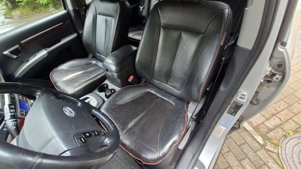 Grey Hyundai Santa Fe 2007 in Vilnius, with an engine capacity of 2.20 L and mileage of 205 thousand km for 3500 €, photo 10 on AUTOMOTO.COM.LV