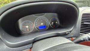 Grey Hyundai Santa Fe 2007 in Vilnius, with an engine capacity of 2.20 L and mileage of 205 thousand km for 3500 €, photo 16 on AUTOMOTO.COM.LV