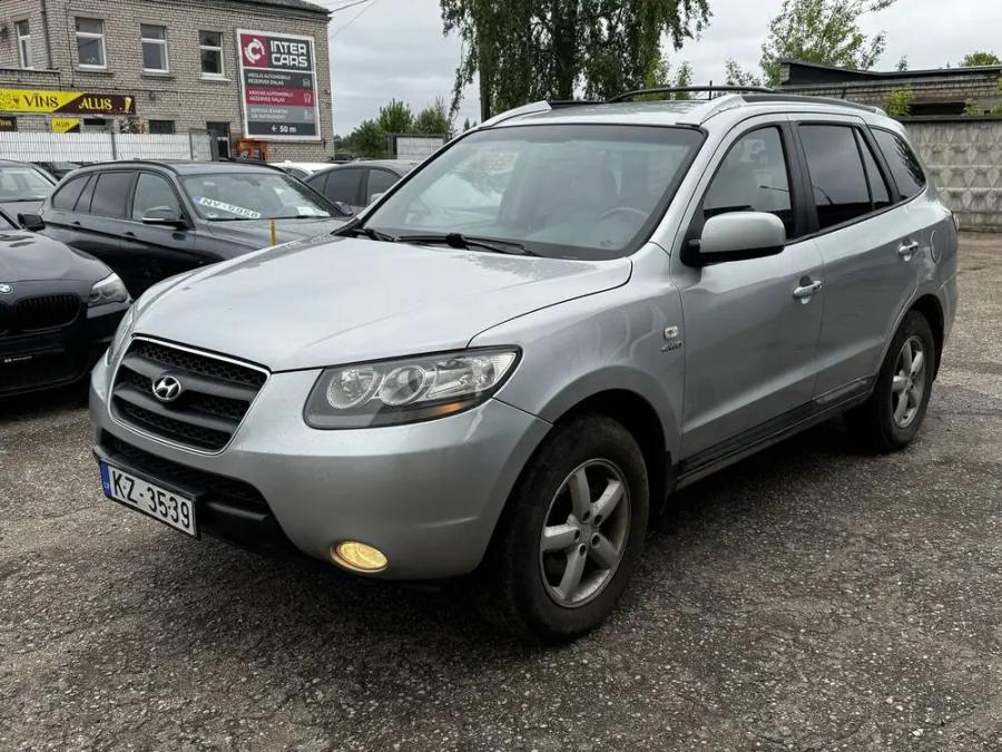 Pelēks Hyundai Santa Fe 2007 Daugavpils, ar dzinēja tilpumu 2.20 L un nobraukumu 323 tūkst. km par 3500 €, foto 4 vietnē AUTOMOTO.COM.LV