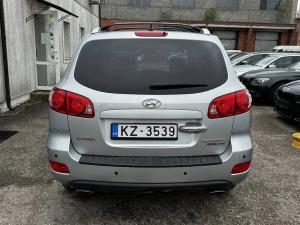 Pelēks Hyundai Santa Fe 2007 Daugavpils, ar dzinēja tilpumu 2.20 L un nobraukumu 323 tūkst. km par 3500 €, foto 6 vietnē AUTOMOTO.COM.LV