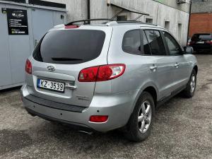 Pelēks Hyundai Santa Fe 2007 Daugavpils, ar dzinēja tilpumu 2.20 L un nobraukumu 323 tūkst. km par 3500 €, foto 7 vietnē AUTOMOTO.COM.LV