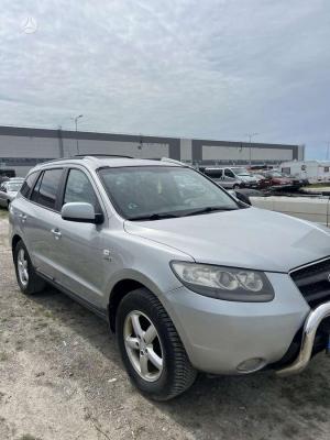 Grey Hyundai Santa Fe 2007 in Klaipeda, with an engine capacity of 2.19 L and mileage of 222 thousand km for 4300 €, photo 5 on AUTOMOTO.COM.LV