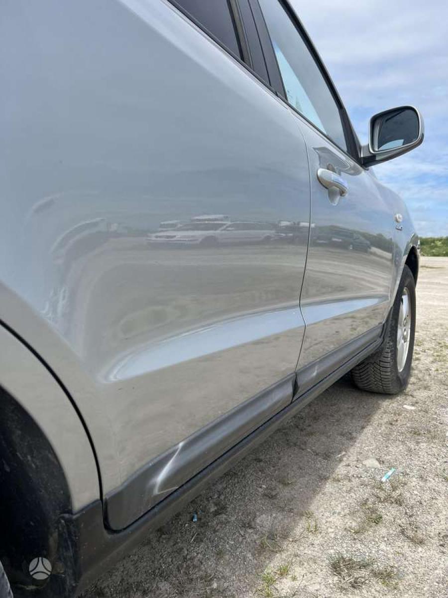 Grey Hyundai Santa Fe 2007 in Klaipeda, with an engine capacity of 2.19 L and mileage of 222 thousand km for 4300 €, photo 18 on AUTOMOTO.COM.LV