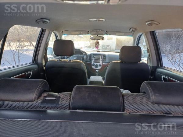 Pelēks Hyundai Santa Fe 2007 Jēkabpils, ar dzinēja tilpumu 2.20 L un nobraukumu 352 tūkst. km par 3000 €, foto 1 vietnē AUTOMOTO.COM.LV