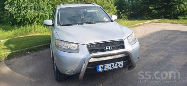 Grey Hyundai Santa Fe 2007 in Jekabpils, with an engine capacity of 2.20 L and mileage of 352 thousand km for 3000 €, photo 5 on AUTOMOTO.COM.LV