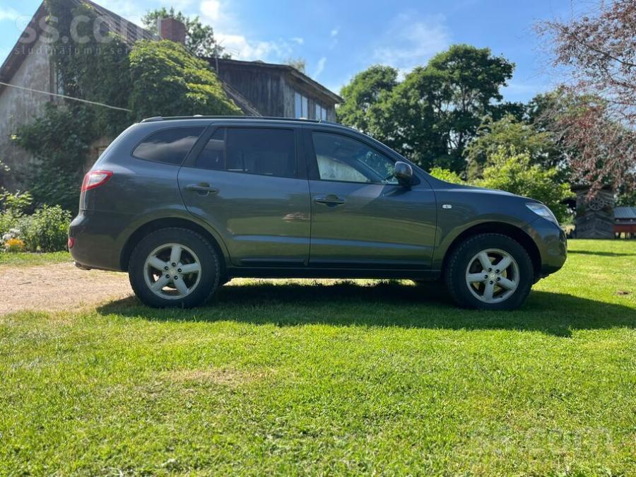 Pelēks Hyundai Santa Fe 2007 Rīga, ar dzinēja tilpumu 2.20 L un nobraukumu 321 tūkst. km par 3100 €, foto 8 vietnē AUTOMOTO.COM.LV