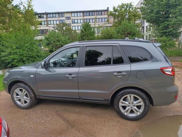 Pelēks Hyundai Santa Fe 2007 Kauņa, ar dzinēja tilpumu 2.19 L un nobraukumu 272 tūkst. km par 5200 €, foto 3 vietnē AUTOMOTO.COM.LV