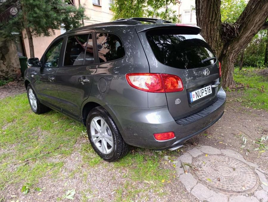 Grey Hyundai Santa Fe 2007 in Kaunas, with an engine capacity of 2.19 L and mileage of 272 thousand km for 5200 €, photo 6 on AUTOMOTO.COM.LV