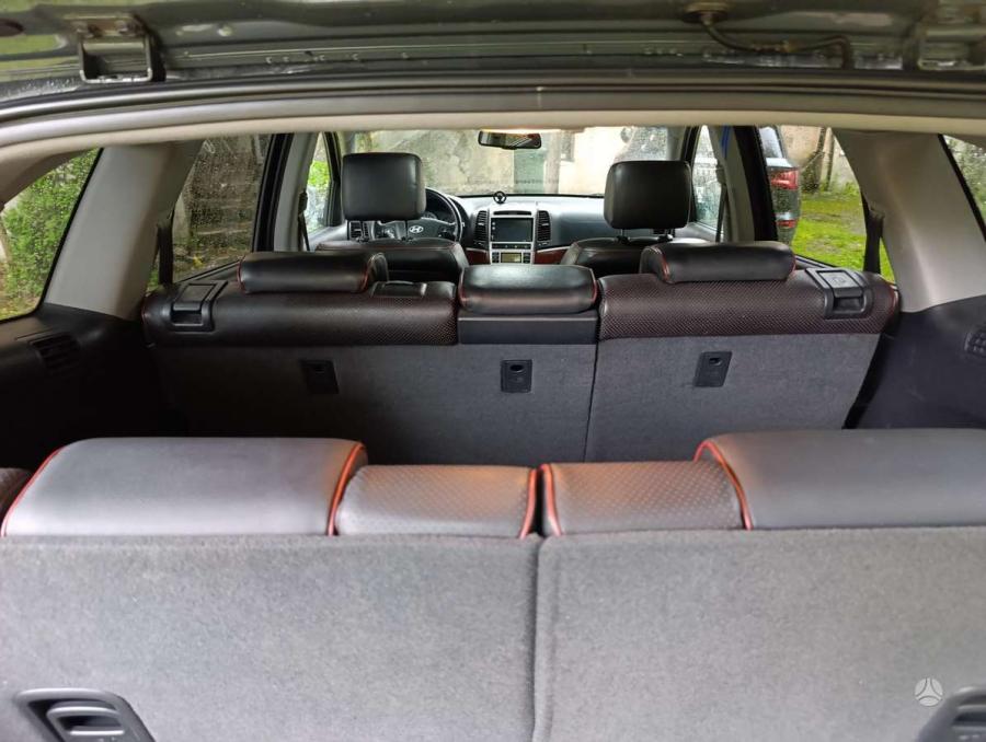 Grey Hyundai Santa Fe 2007 in Kaunas, with an engine capacity of 2.19 L and mileage of 272 thousand km for 5200 €, photo 7 on AUTOMOTO.COM.LV