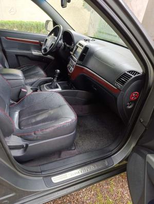 Grey Hyundai Santa Fe 2007 in Kaunas, with an engine capacity of 2.19 L and mileage of 272 thousand km for 5200 €, photo 10 on AUTOMOTO.COM.LV