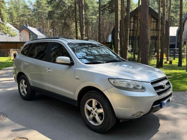 Pelēks Hyundai Santa Fe 2007 Viļņa, ar dzinēja tilpumu 2.19 L un nobraukumu 300 tūkst. km par 2650 €, foto 3 vietnē AUTOMOTO.COM.LV