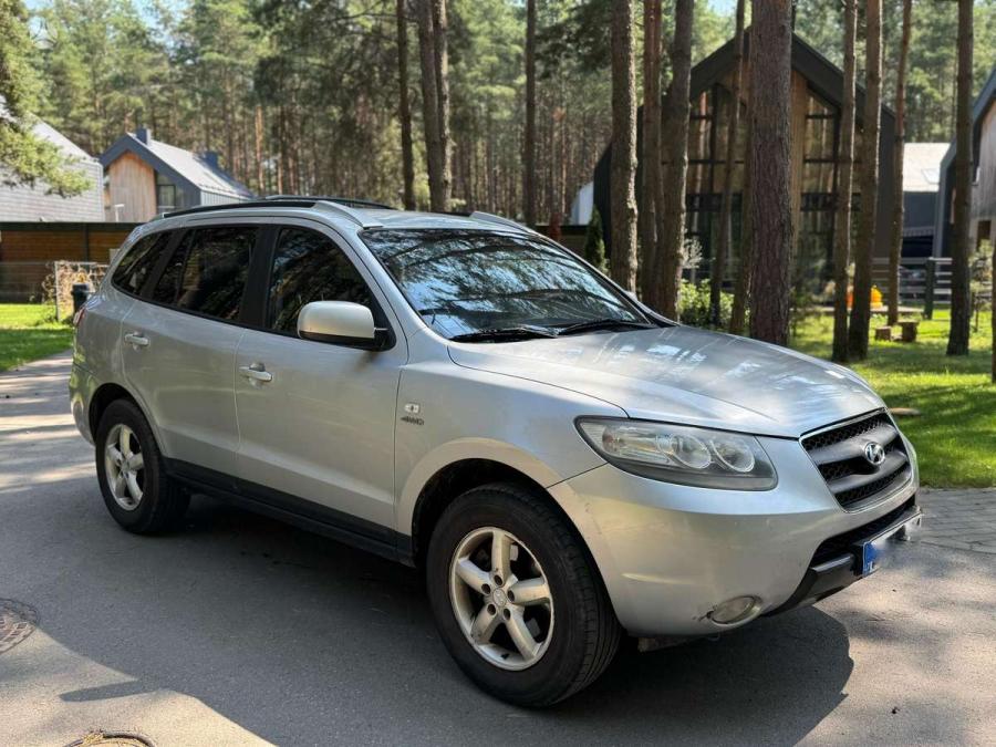 Pelēks Hyundai Santa Fe 2007 Viļņa, ar dzinēja tilpumu 2.19 L un nobraukumu 300 tūkst. km par 2650 €, foto 4 vietnē AUTOMOTO.COM.LV