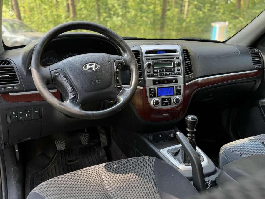 Pelēks Hyundai Santa Fe 2007 Viļņa, ar dzinēja tilpumu 2.19 L un nobraukumu 300 tūkst. km par 2650 €, foto 9 vietnē AUTOMOTO.COM.LV